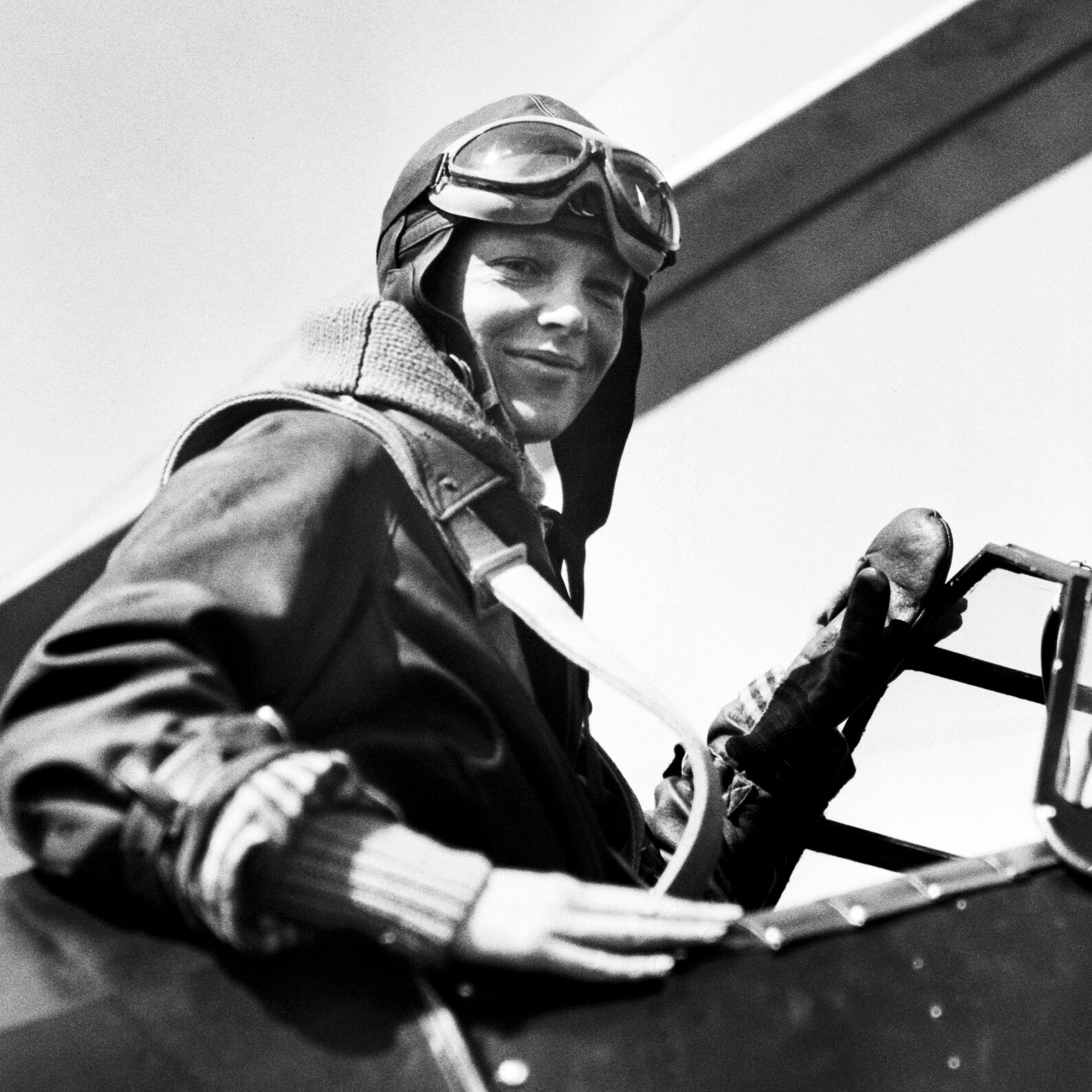 Courageous Woman #11: Amelia Earhart – Courageous Women